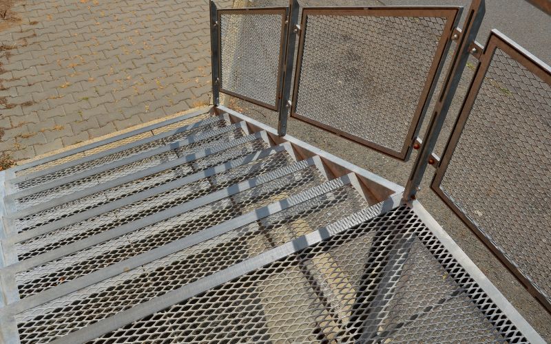 Industrial Metals - Bar Grating, Expanded Metal, Perforated Metal